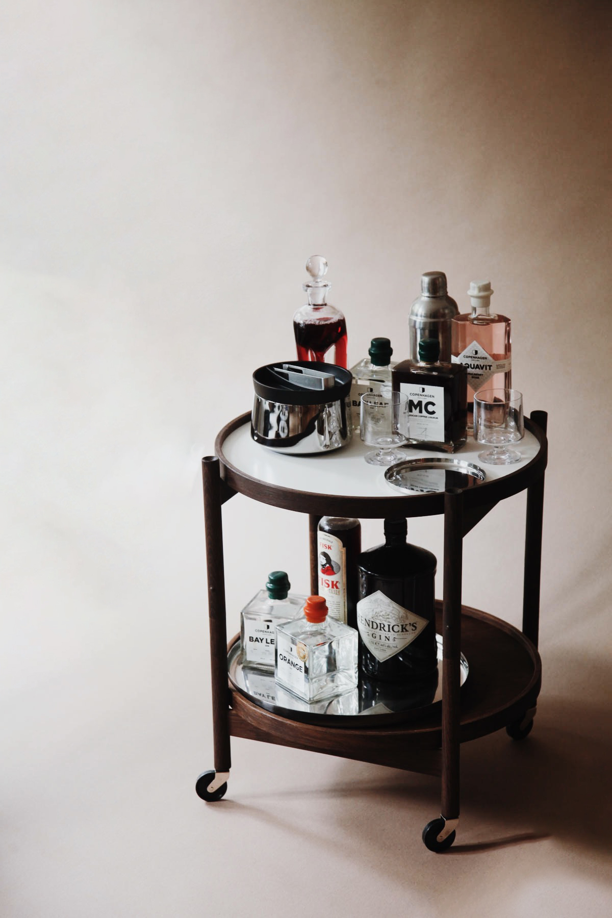 How to Make the Perfect Minimalist Home Bar